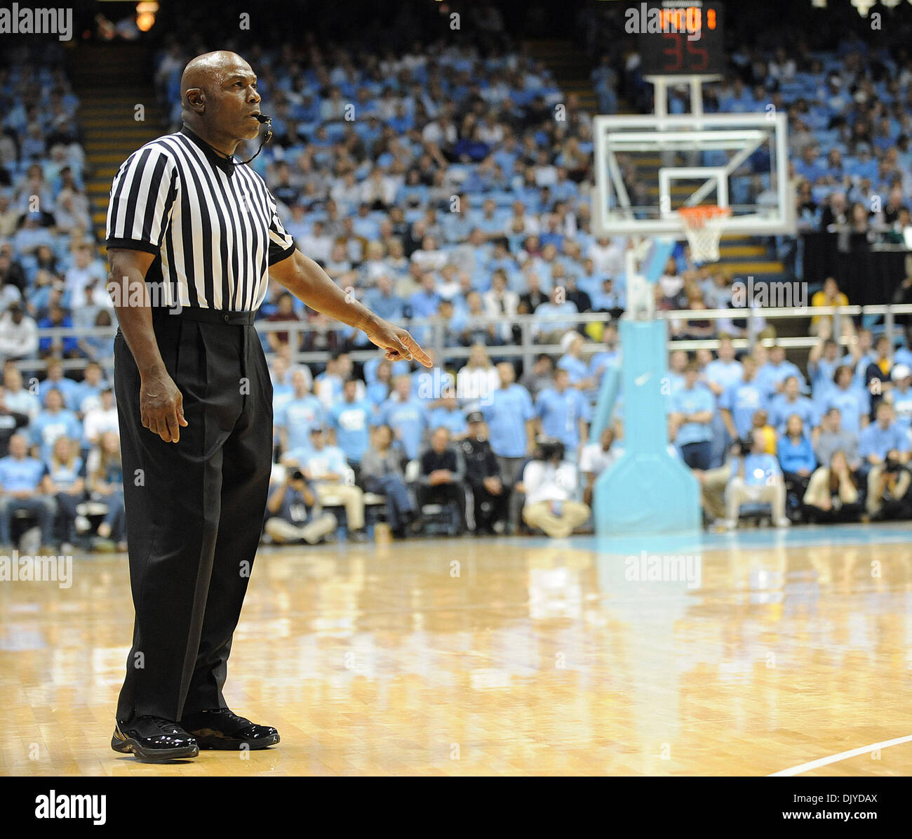 Charleston cougars mens basketball hi-res stock photography and images ...