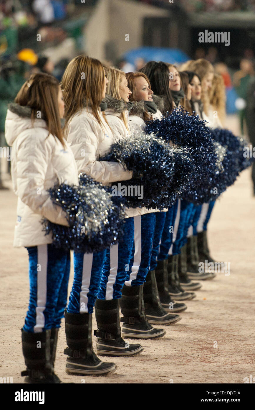 Cfl cheerleaders hi-res stock photography and images - Alamy