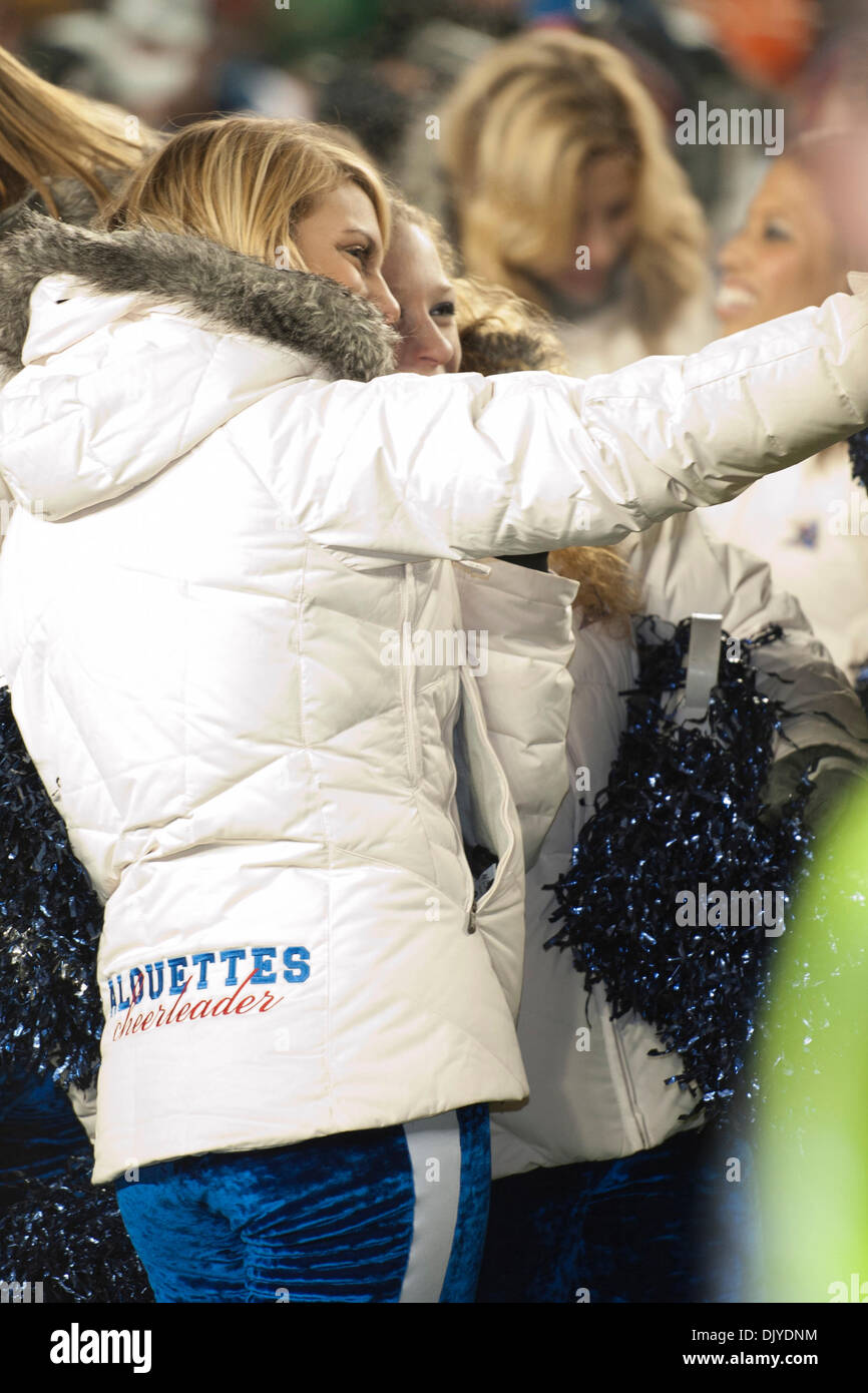 Cfl cheerleaders hi-res stock photography and images - Alamy