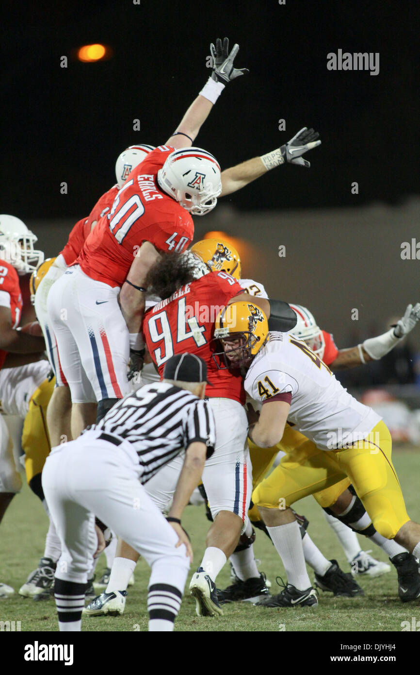 Dec. 2, 2010 - Tucson, Arizona, USA - LB Derek Earls (40) and his ...