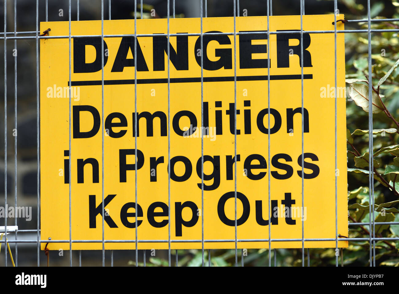 Demolition sign hi-res stock photography and images - Alamy