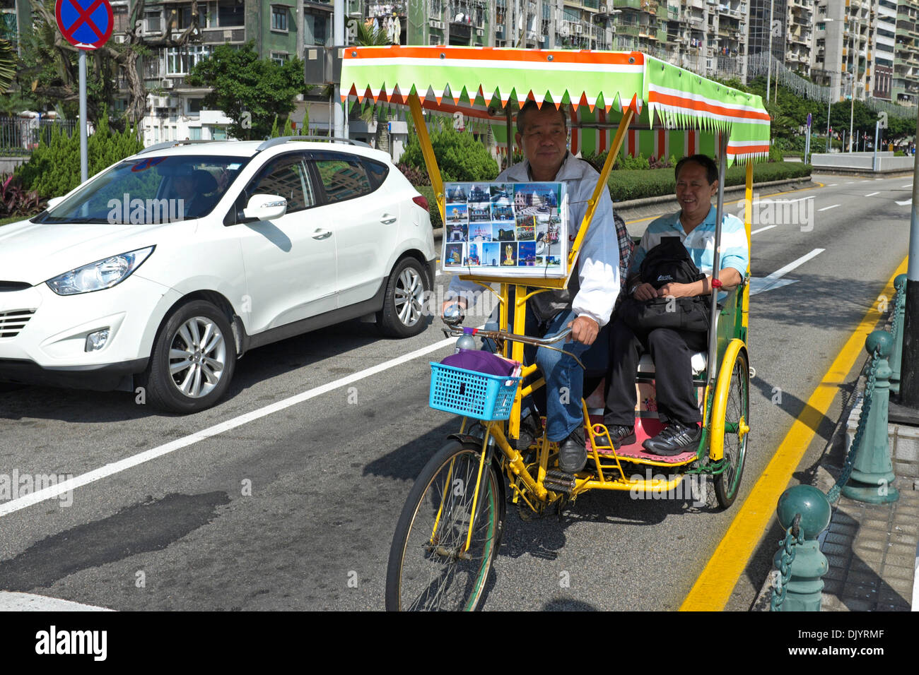 Pedicab china hi-res stock photography and images - Alamy