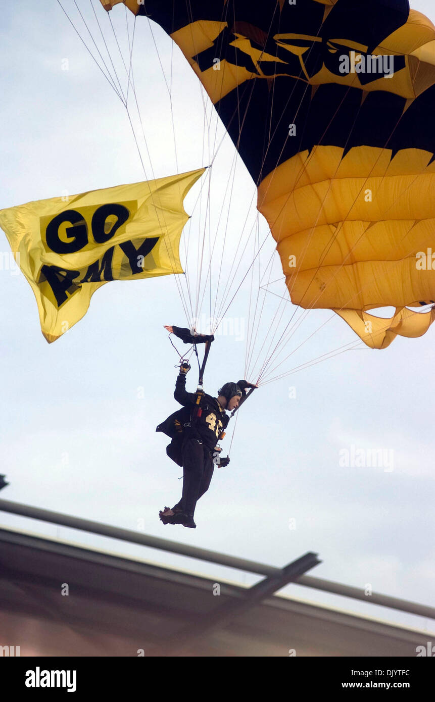 U s army parachute demonstration team hi-res stock photography and ...