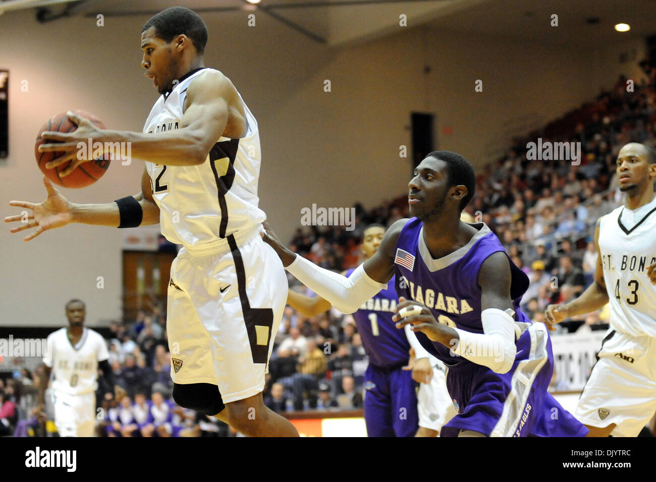 St bonaventure university bonnies hi-res stock photography and images ...