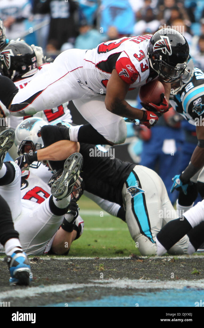 December 12, 2010; Atlanta Falcons running back Michael Turner (33 ...