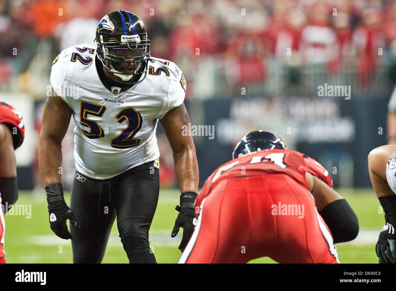 Baltimore ravens ray lewis 52 hi-res stock photography and images - Alamy