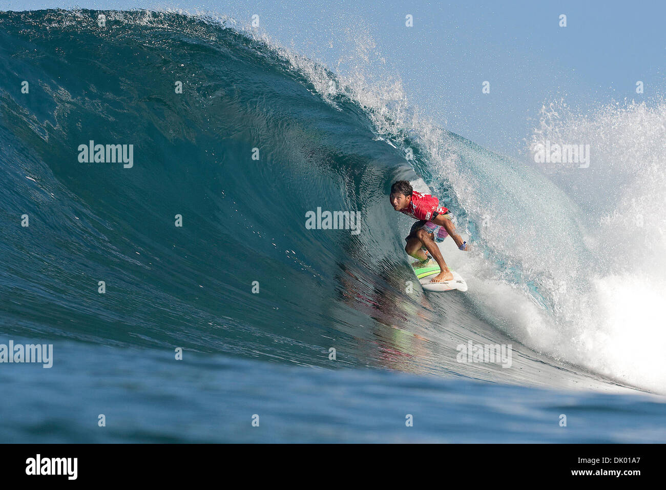 Dec 16, 2010 - Oahu, Hawaii, U.S. - JEREMY FLORES wins Billabong Pipe ...