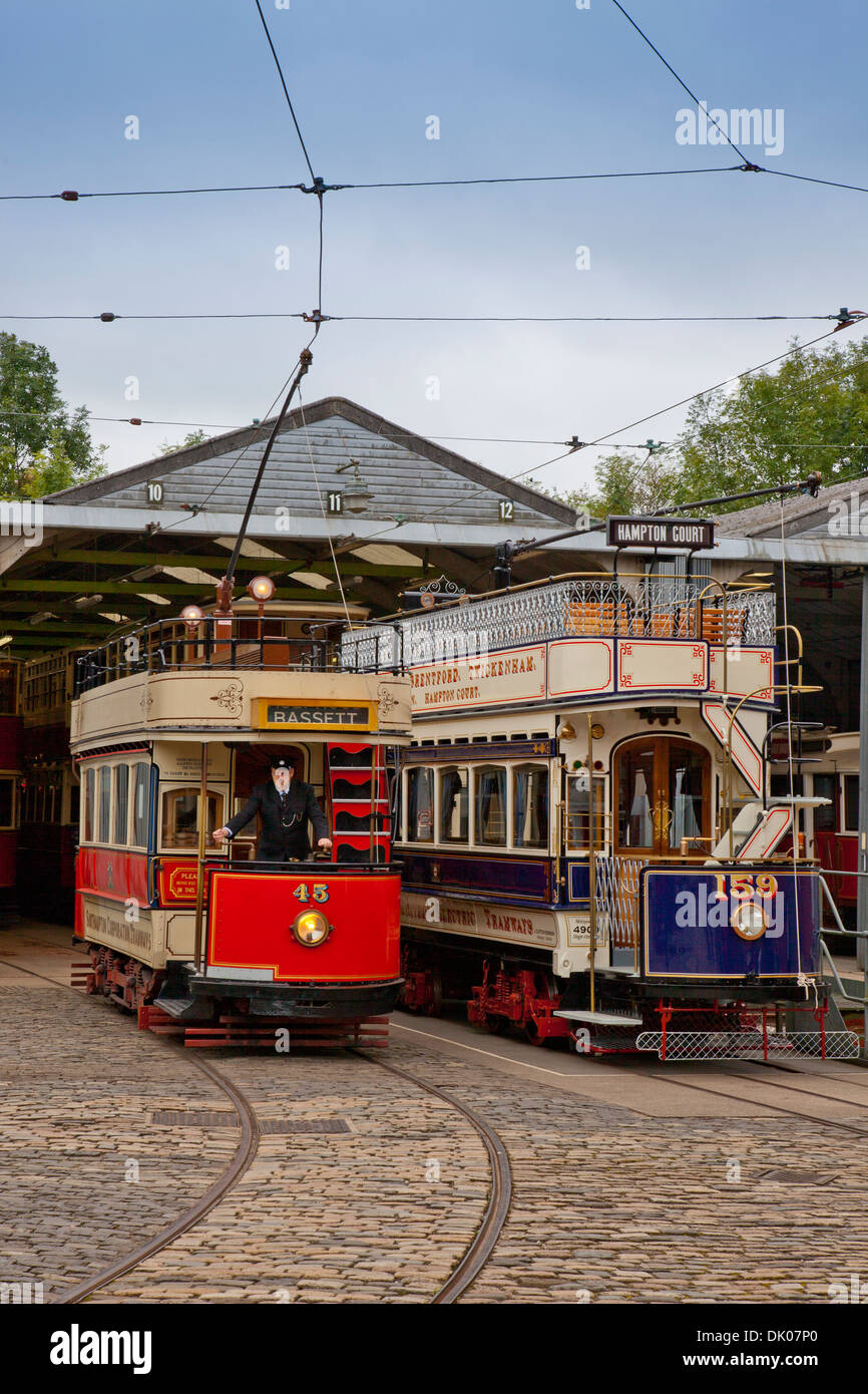 London trams 1902 hi-res stock photography and images - Alamy