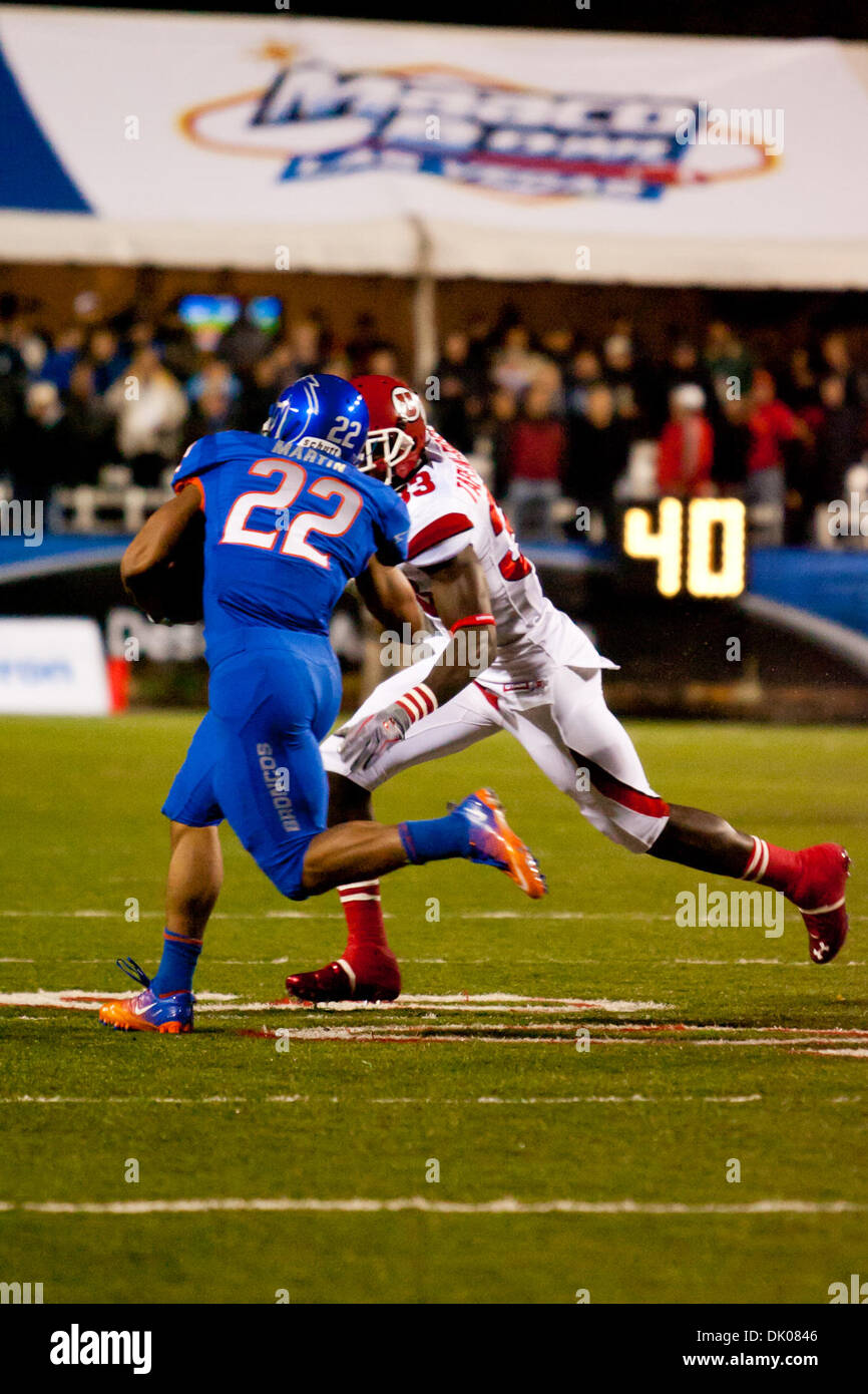 Sam martin broncos hi-res stock photography and images - Alamy