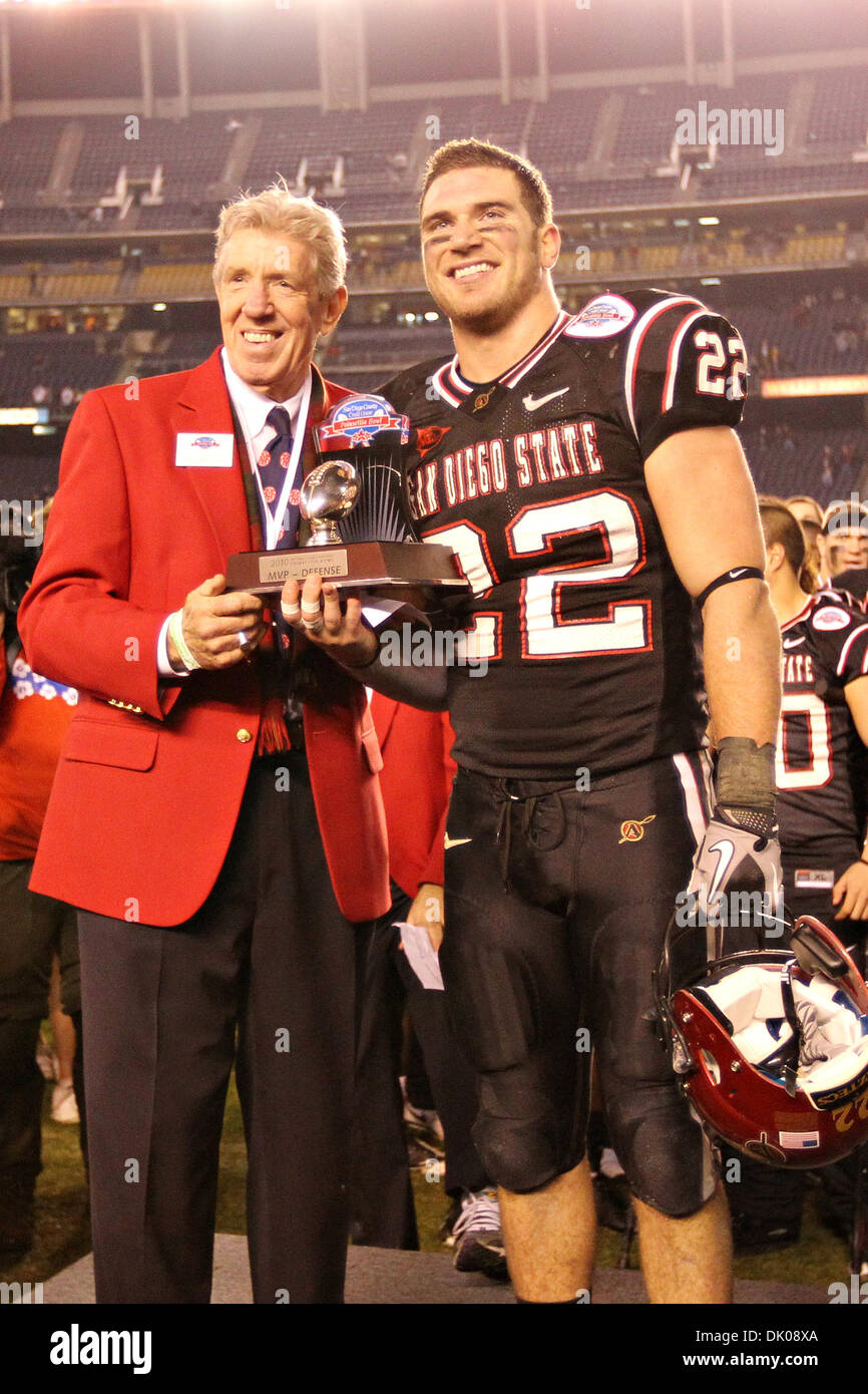 San diego county credit union poinsettia bowl hi-res stock photography ...
