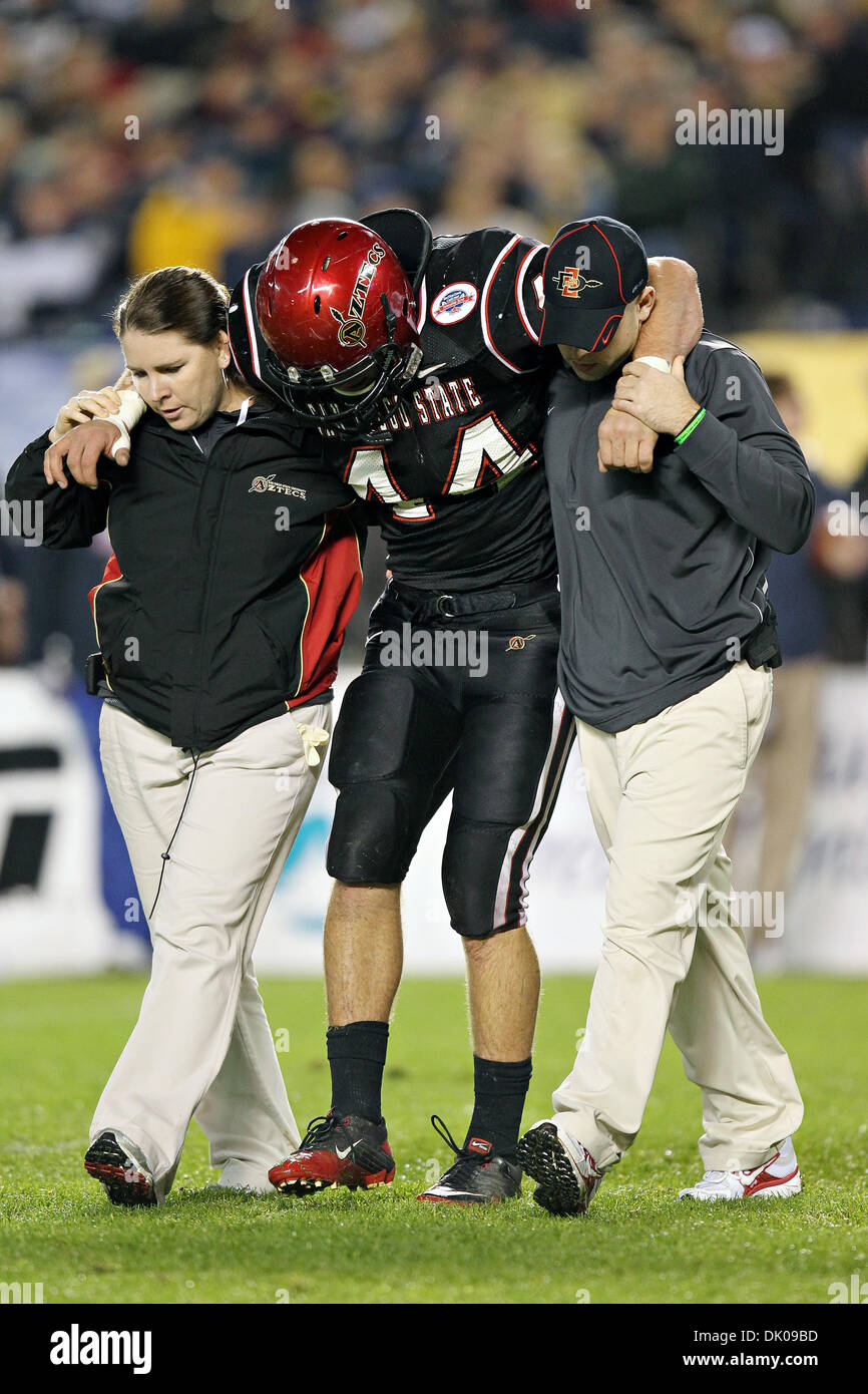 San diego county credit union poinsettia bowl hi-res stock photography ...
