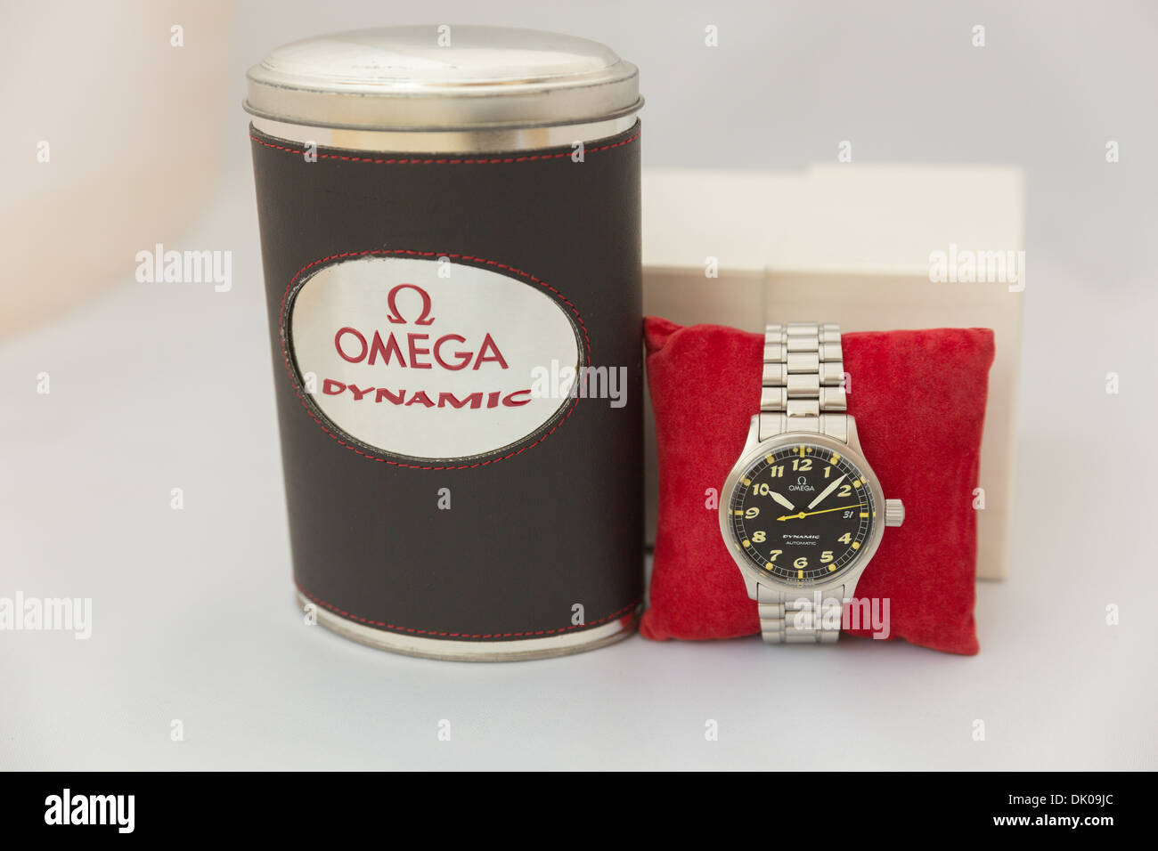 Omega Dynamic gents automatic watch circa 1998 with metal bracelet and ...