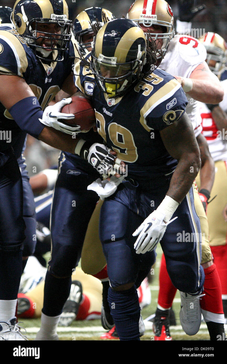 Dec. 26, 2010 - Saint Louis, Missouri, U.S - St. Louis Rams running ...