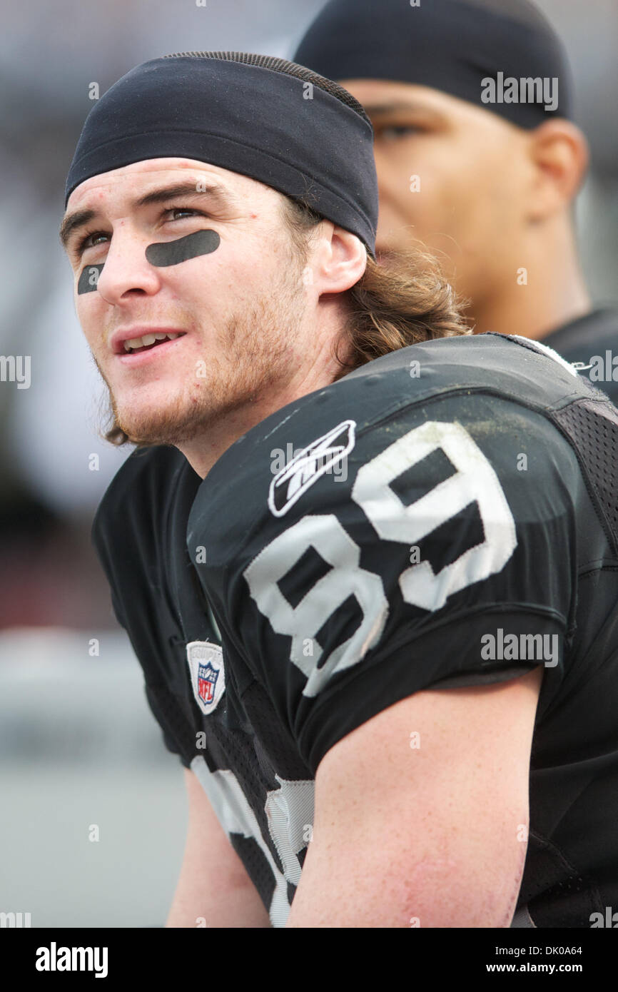 Oakland raiders wide receiver nick hi-res stock photography and images ...