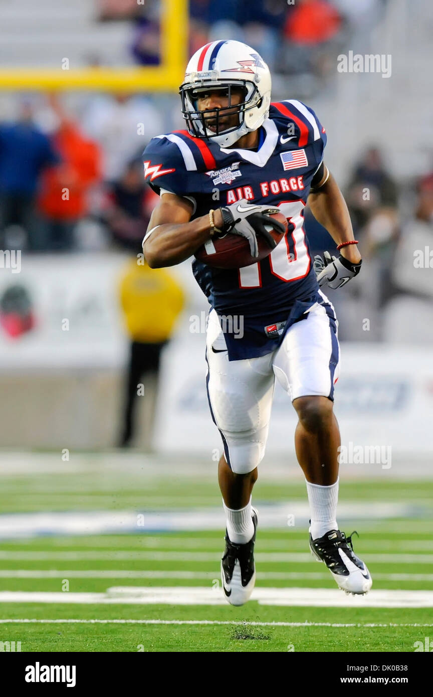 Dec. 27, 2010 - Shreveport, Louisiana, U.S - Air Force Falcons wide ...