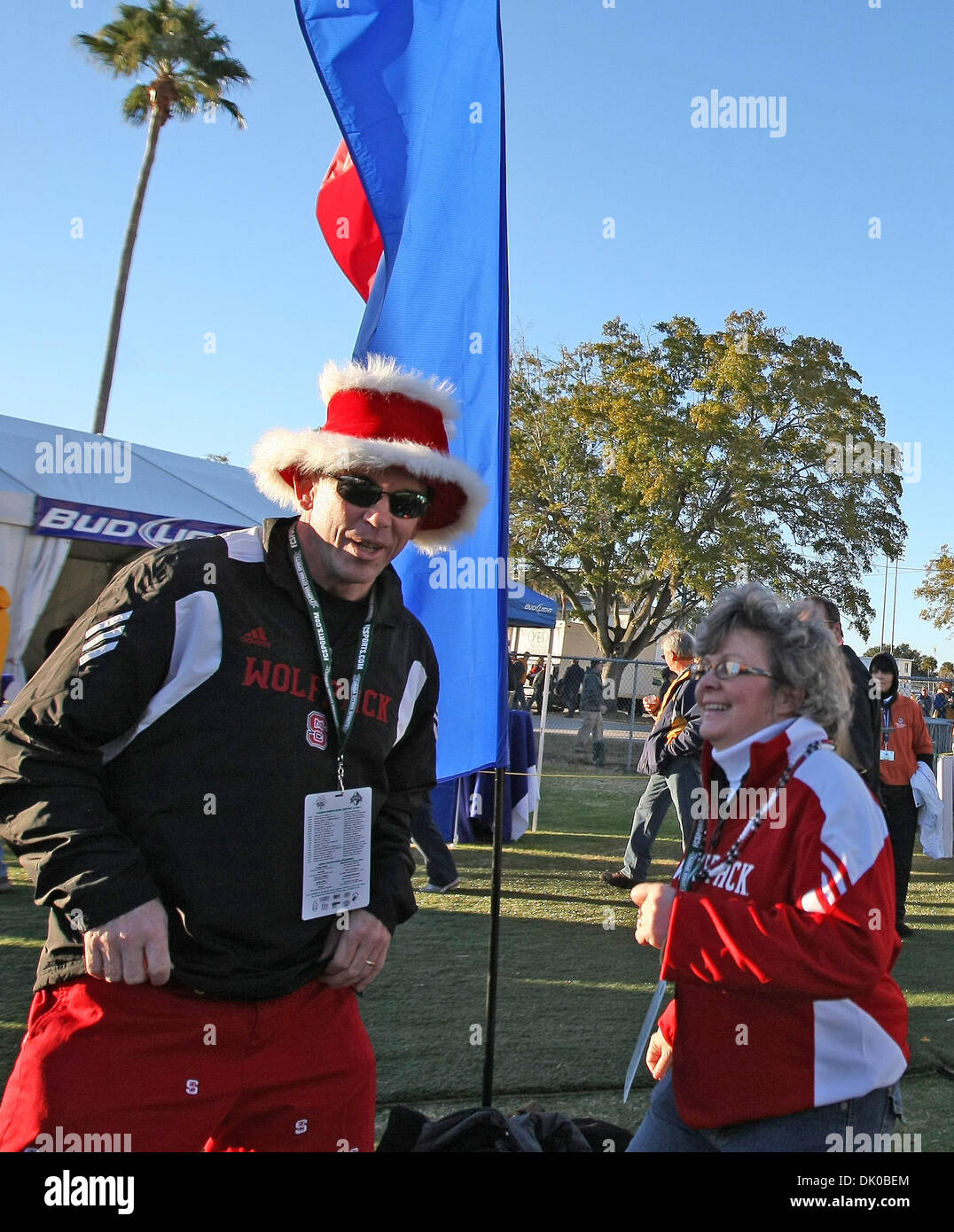 North carolina state wolfpack fans hi-res stock photography and images ...