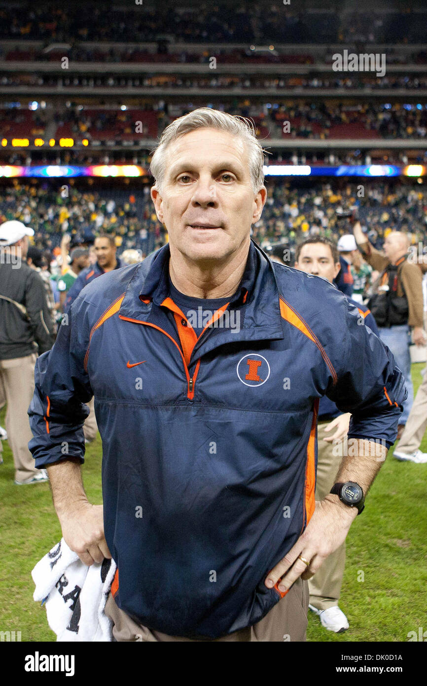 Dec. 29, 2010 - Houston, Texas, U.S - University of Illinois head coach ...