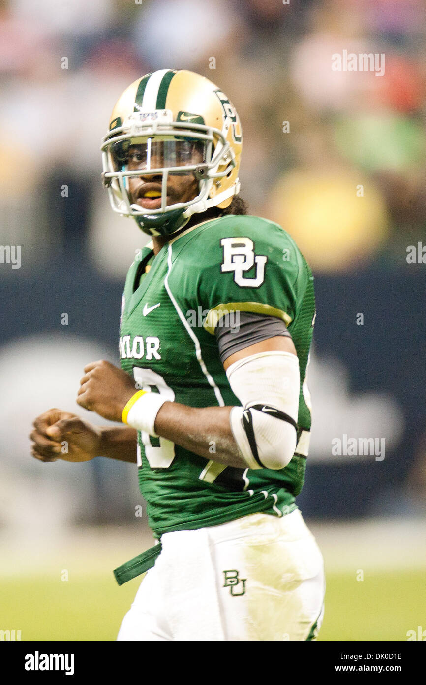 Dec. 29, 2010 - Houston, Texas, U.S - Baylor University QB (10) Robert ...