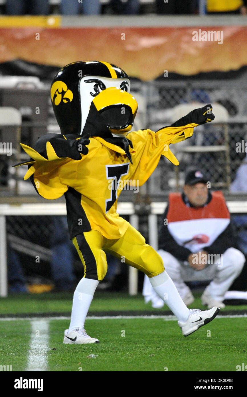 Sun devil stadium mascot hi-res stock photography and images - Alamy