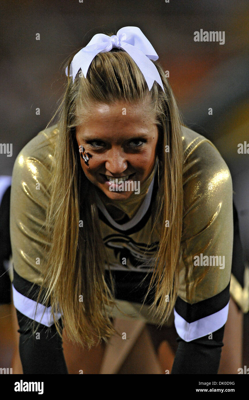 Iowa hawkeyes cheerleader hi-res stock photography and images - Alamy