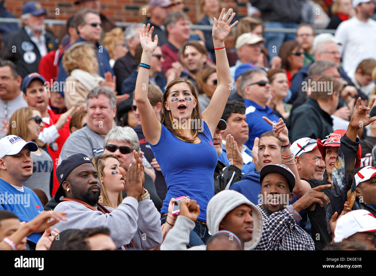 College fan cheering hi-res stock photography and images - Alamy