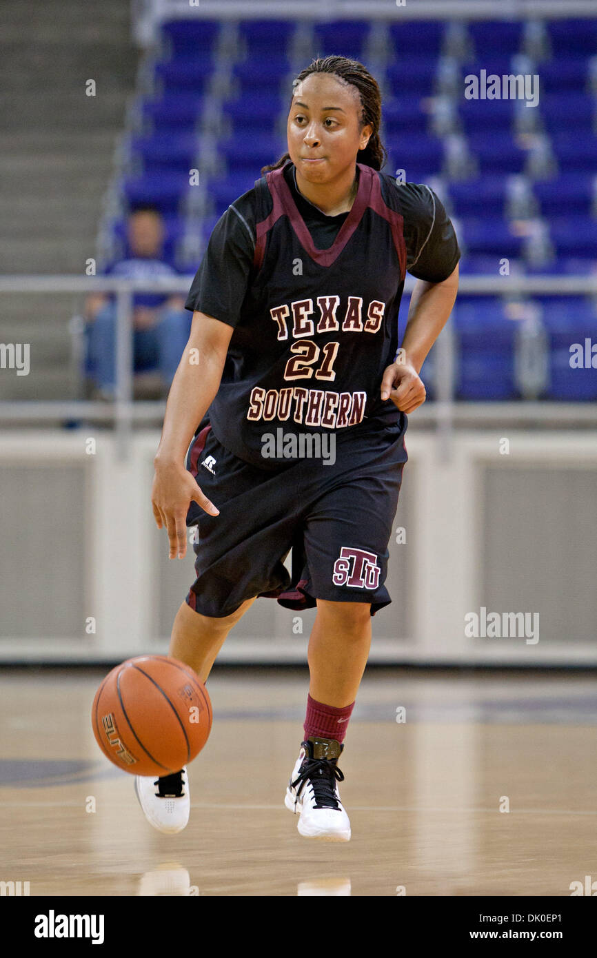 Lady tigers hi-res stock photography and images - Alamy
