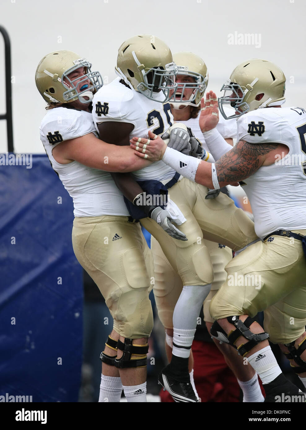 Dec. 31, 2010 - El Paso, Texas, U.S - Notre Dame Fighting Irish running ...
