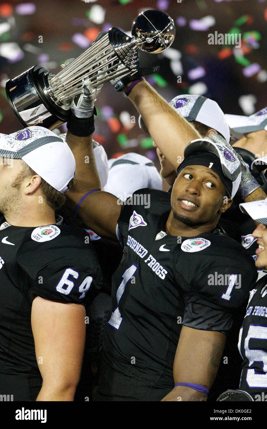 Big 10 championship trophy hi-res stock photography and images - Alamy
