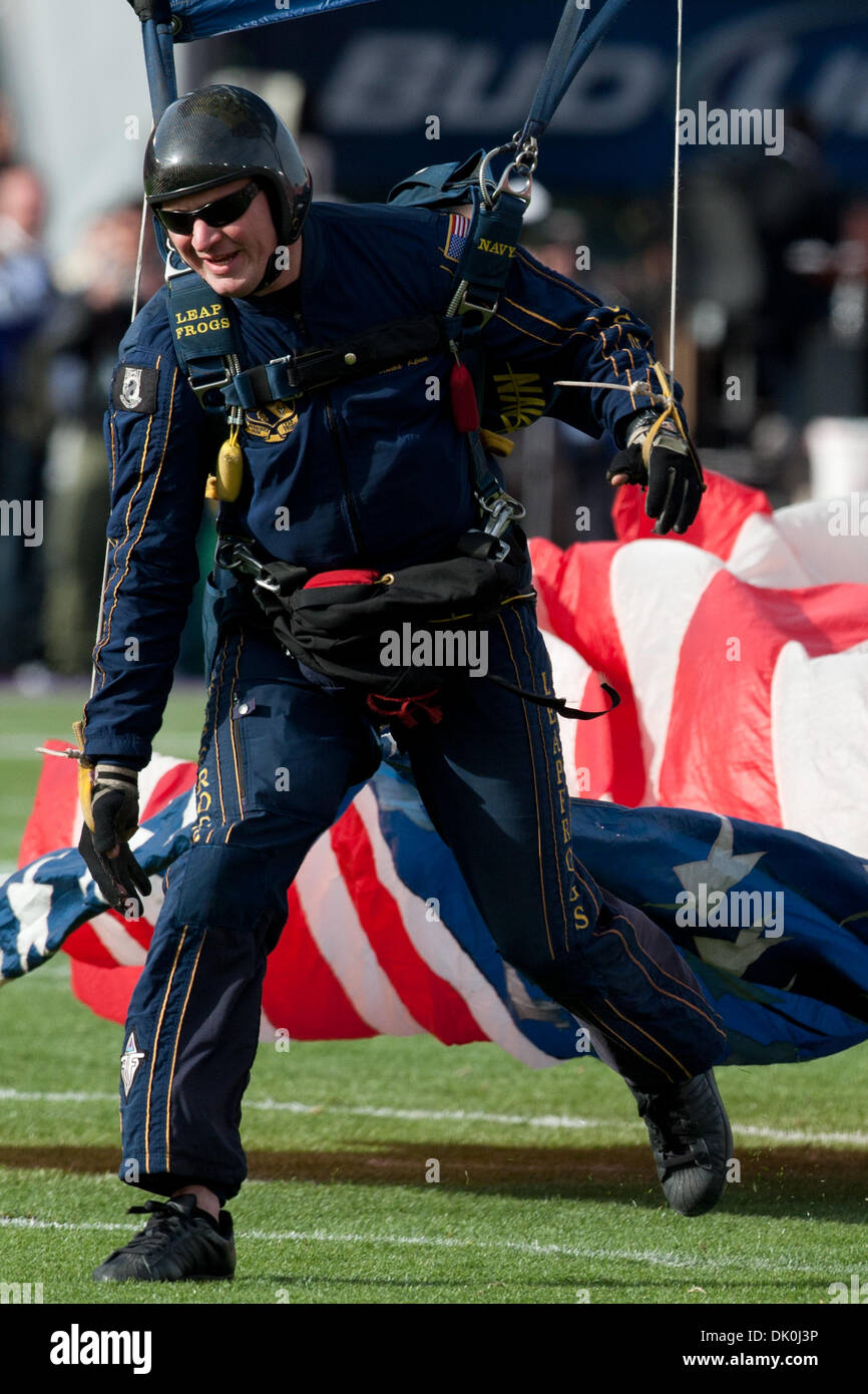 Navy Seal Leap Frogs High Resolution Stock Photography and Images - Alamy