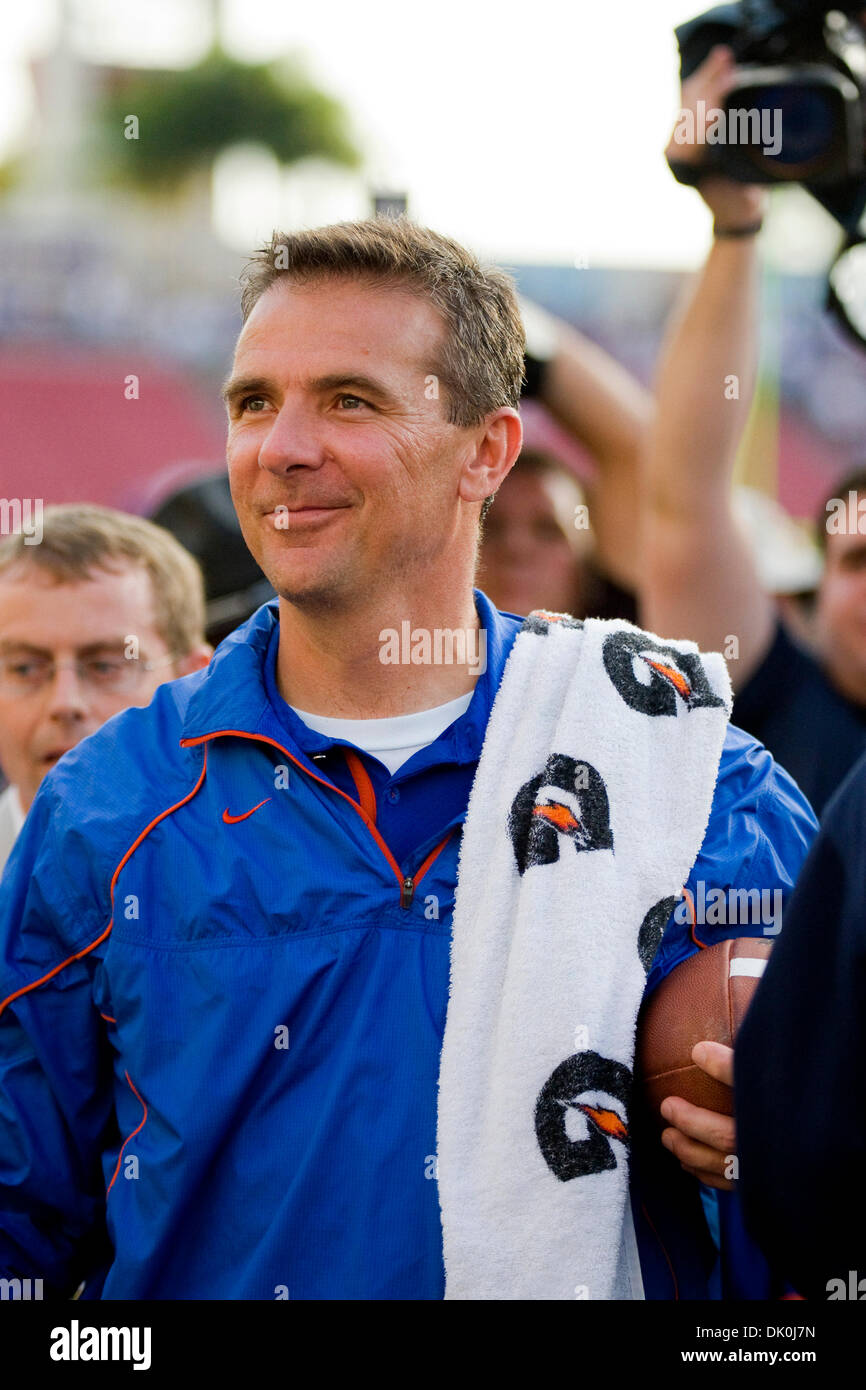 Jan. 01, 2011 - Tampa, Florida, USA - Florida Gators head coach Urban ...