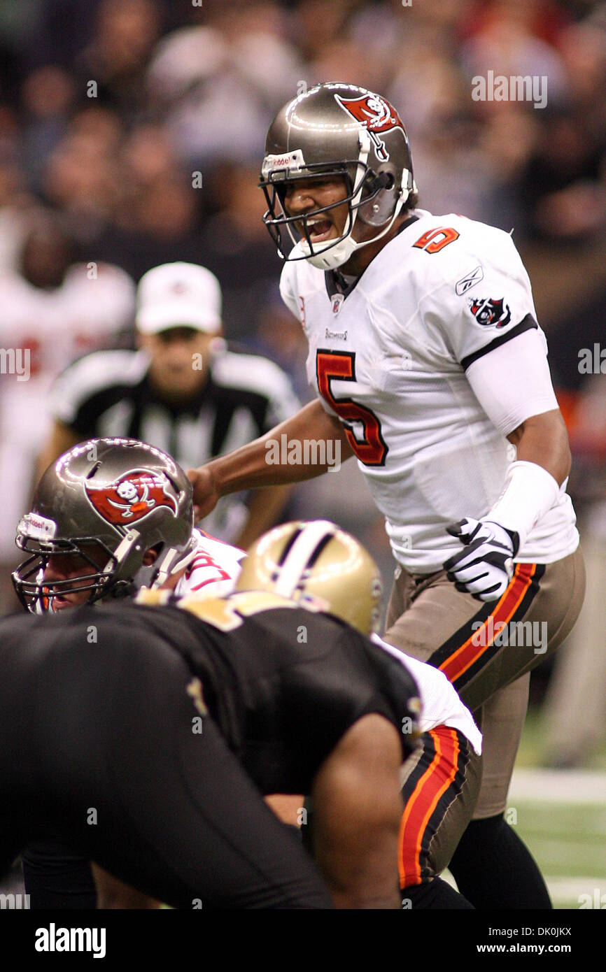 Shotgun formation hi-res stock photography and images - Alamy