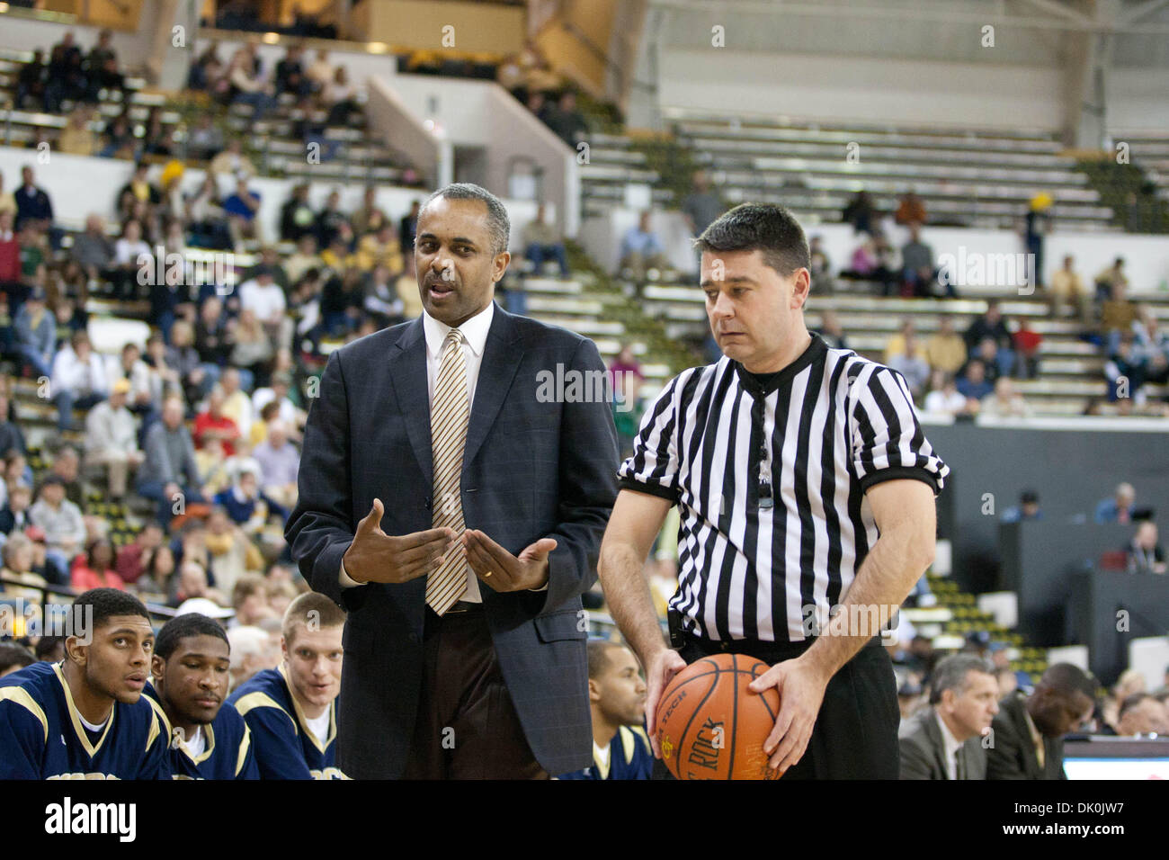 Jan. 2, 2011 - Atlanta, Georgia, U.S. - GA Tech Yellowjackets head ...