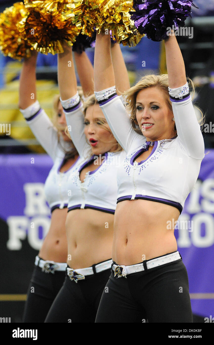Baltimore ravens cheerleaders hi-res stock photography and images - Alamy