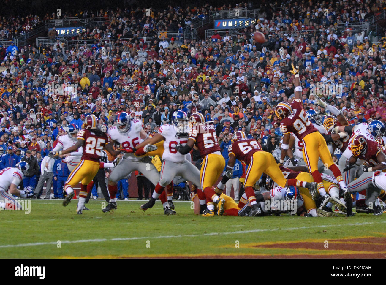 Nfl field goal hi-res stock photography and images - Alamy