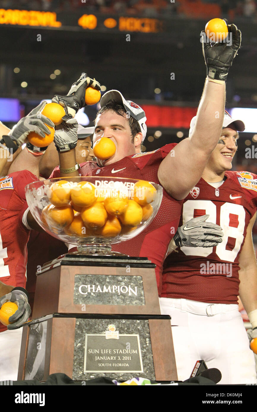 Jan. 3, 2011 - Miami, Florida, U.S. - Stanford Cardinal OG JAMES ...