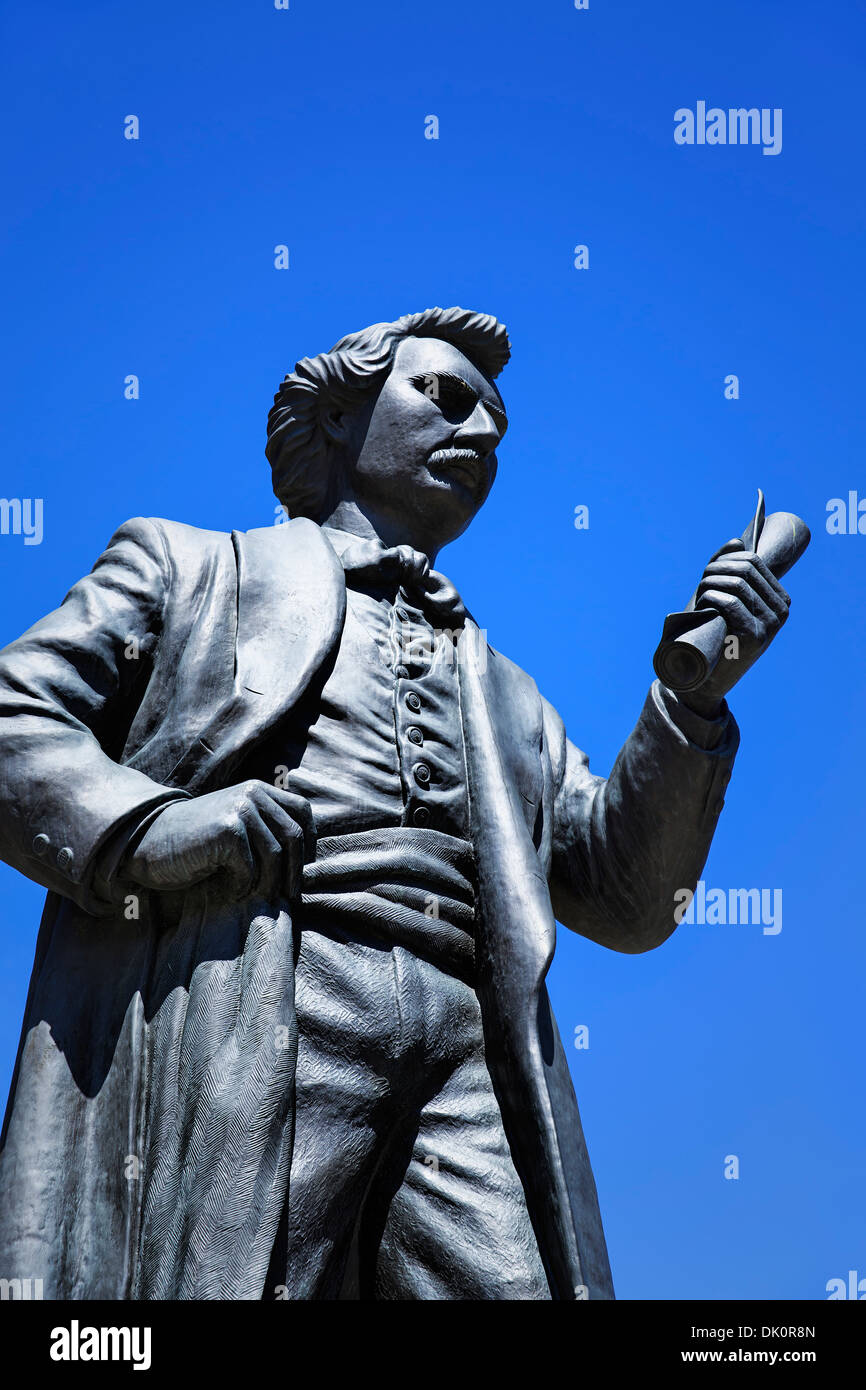 Louis Riel statue, Winnipeg, Manitoba, Canada Stock Photo - Alamy