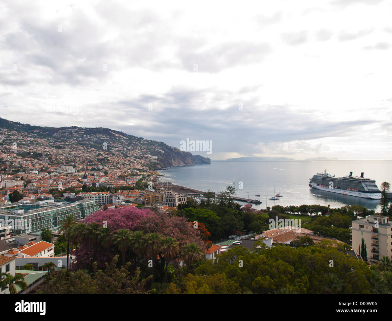 Funchal bay hi-res stock photography and images - Alamy