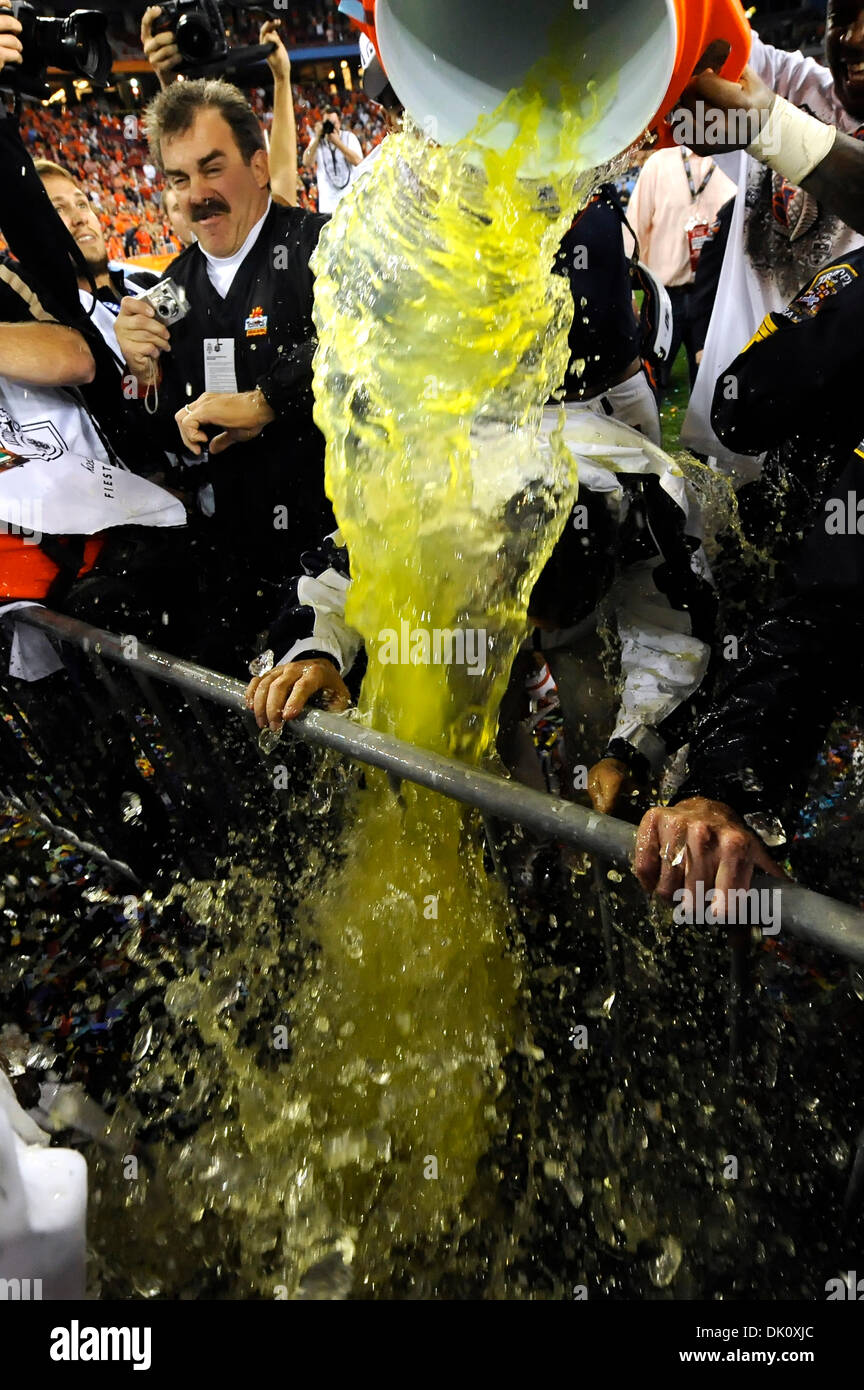Gatorade bath hi-res stock photography and images - Alamy