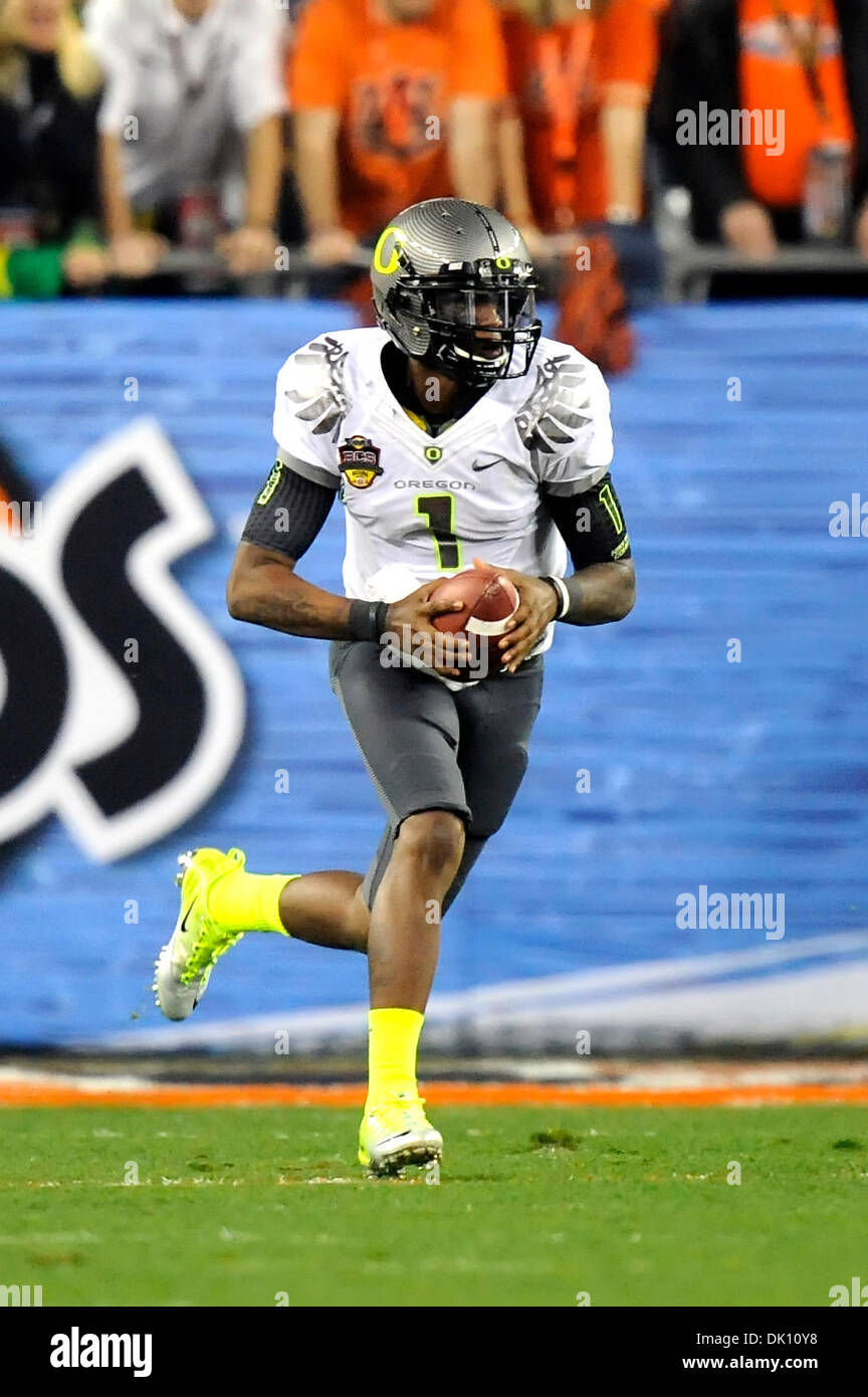 Jan. 10, 2011 - Glendale, Arizona, U.S - Oregon Ducks quarterback ...