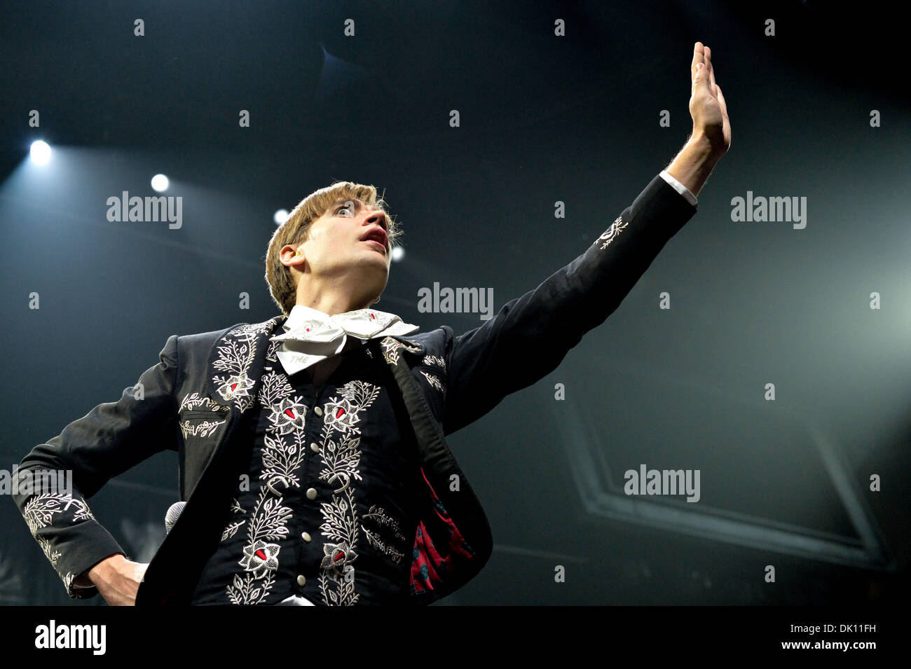 The hives lead singer hi-res stock photography and images - Alamy