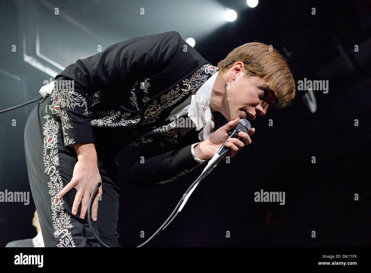 The hives lead singer hi-res stock photography and images - Alamy
