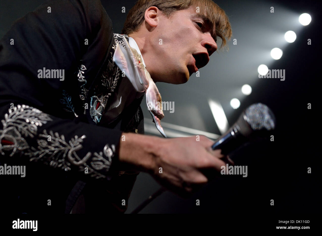 The hives lead singer hi-res stock photography and images - Alamy