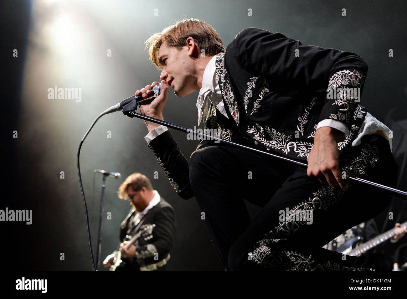 Lead singer howlin pelle almqvist hives hi-res stock photography and ...