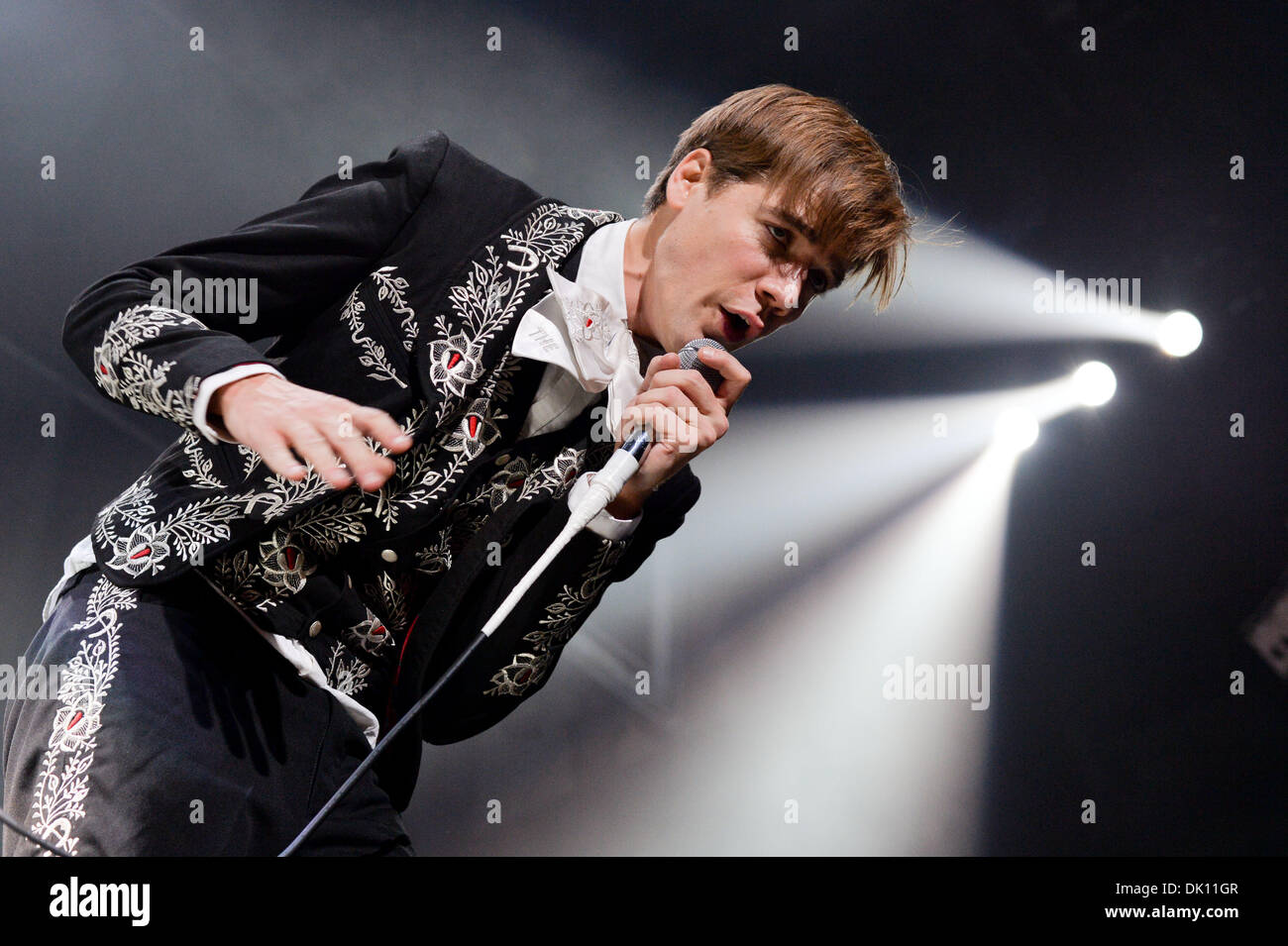 The hives lead singer hi-res stock photography and images - Alamy