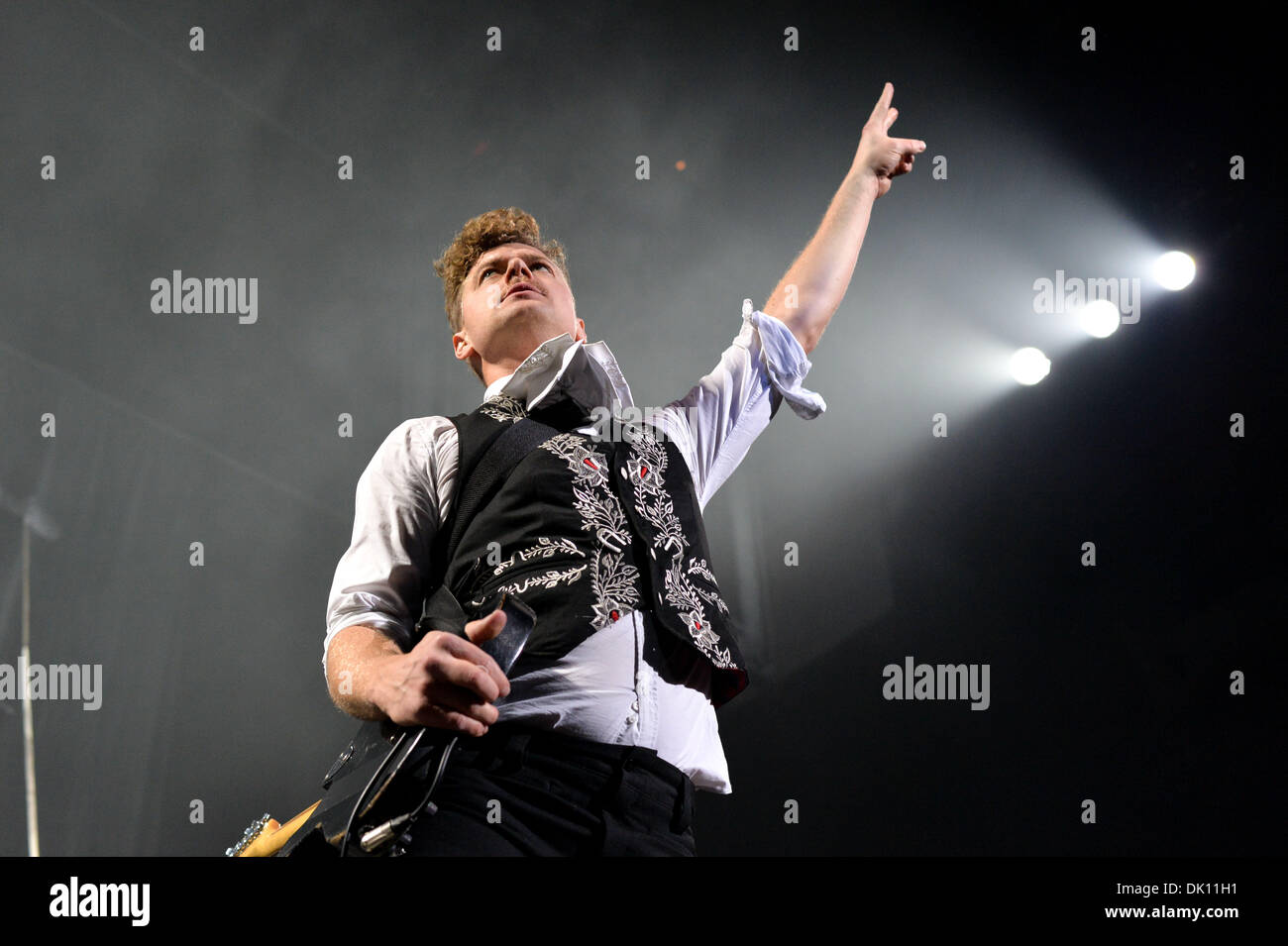 The hives lead singer hi-res stock photography and images - Alamy