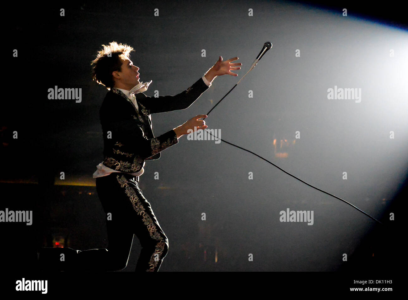 The hives lead singer hi-res stock photography and images - Alamy