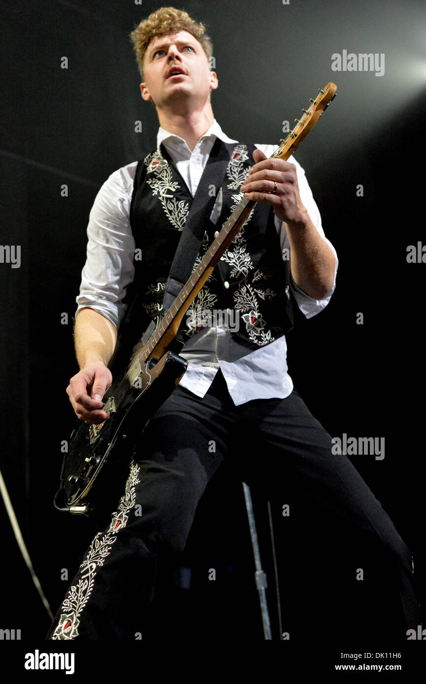The hives guitarist hi-res stock photography and images - Alamy