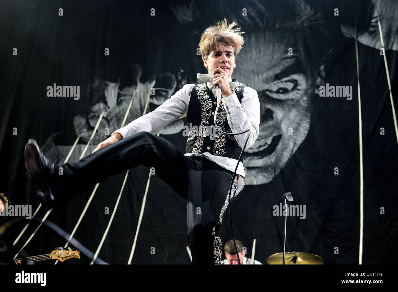 The hives lead singer hi-res stock photography and images - Alamy