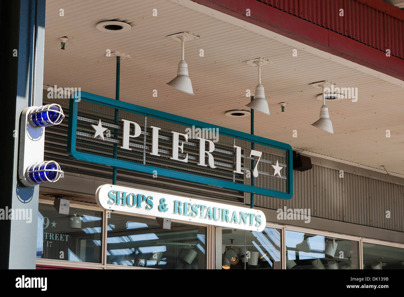 Sign shops hi-res stock photography and images - Alamy