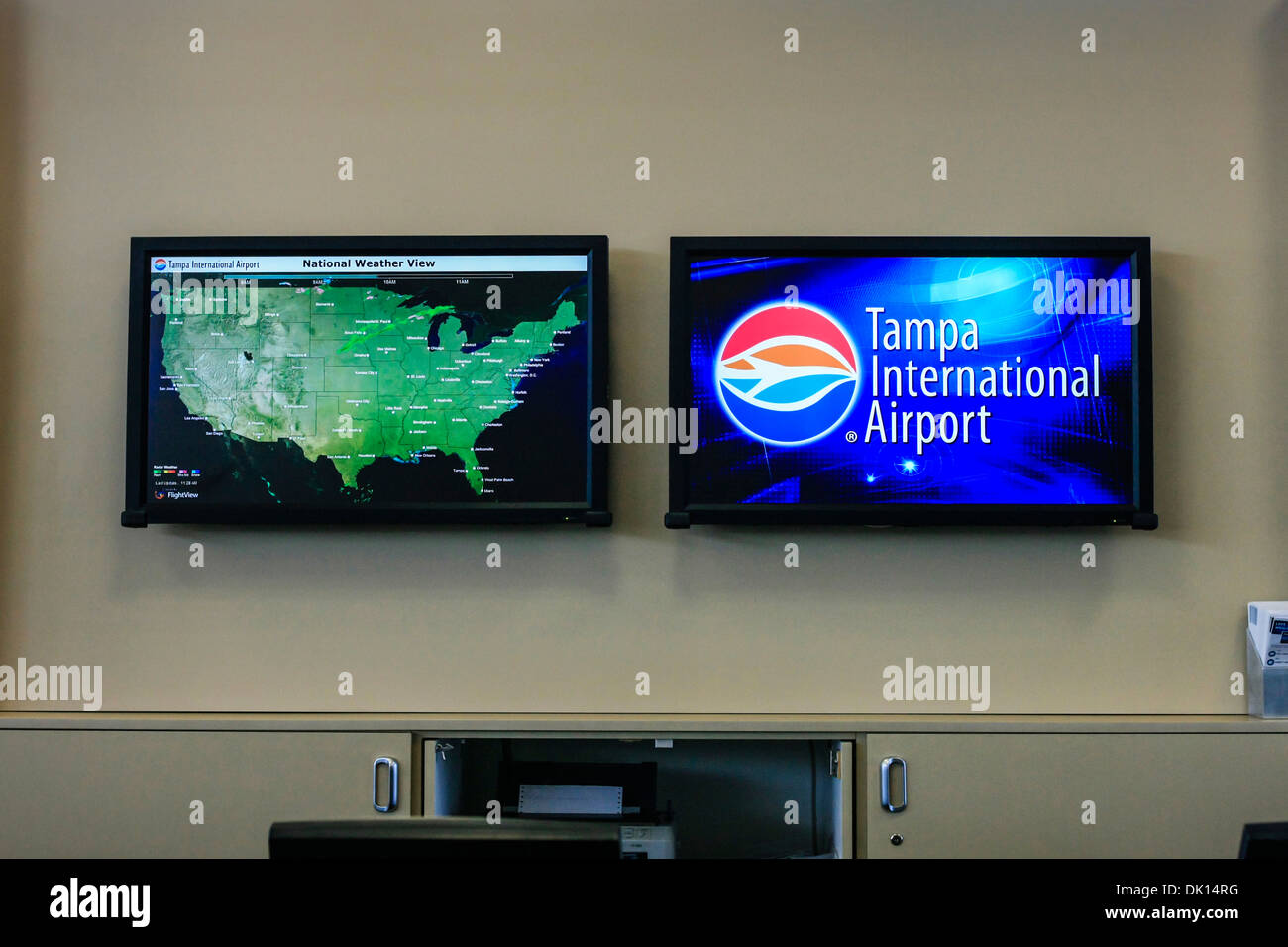Tampa international airport terminal hi-res stock photography and ...